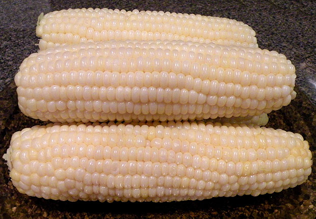 How Do You Eat Corn on the Cob...Around or Straight?