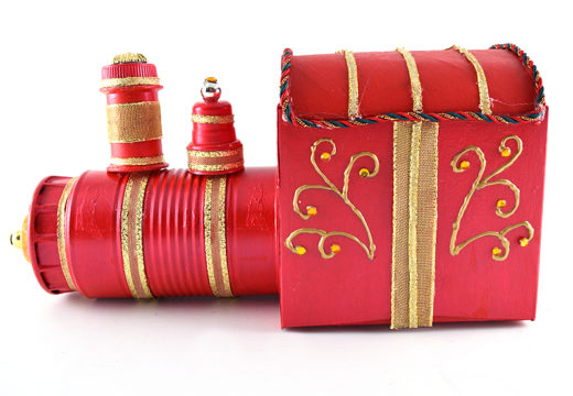 Adorable DIY Christmas Train Decoration (Easy Recycled Crafts)