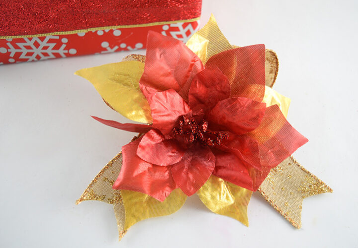 Easy and Beautiful DIY Christmas Gift Baskets (Using Household Items)